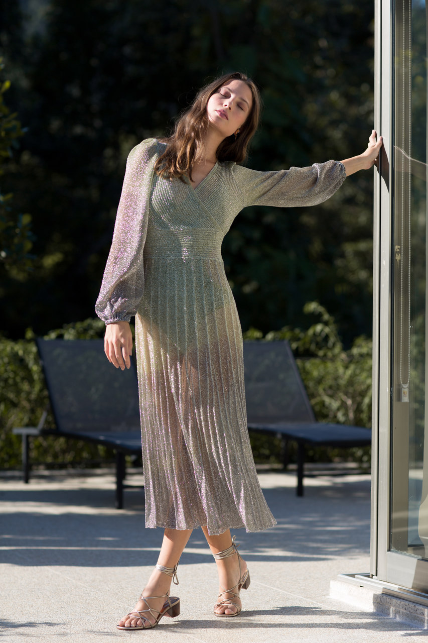 Meerk – Resort Wear Brand by Mariana Kuenerz